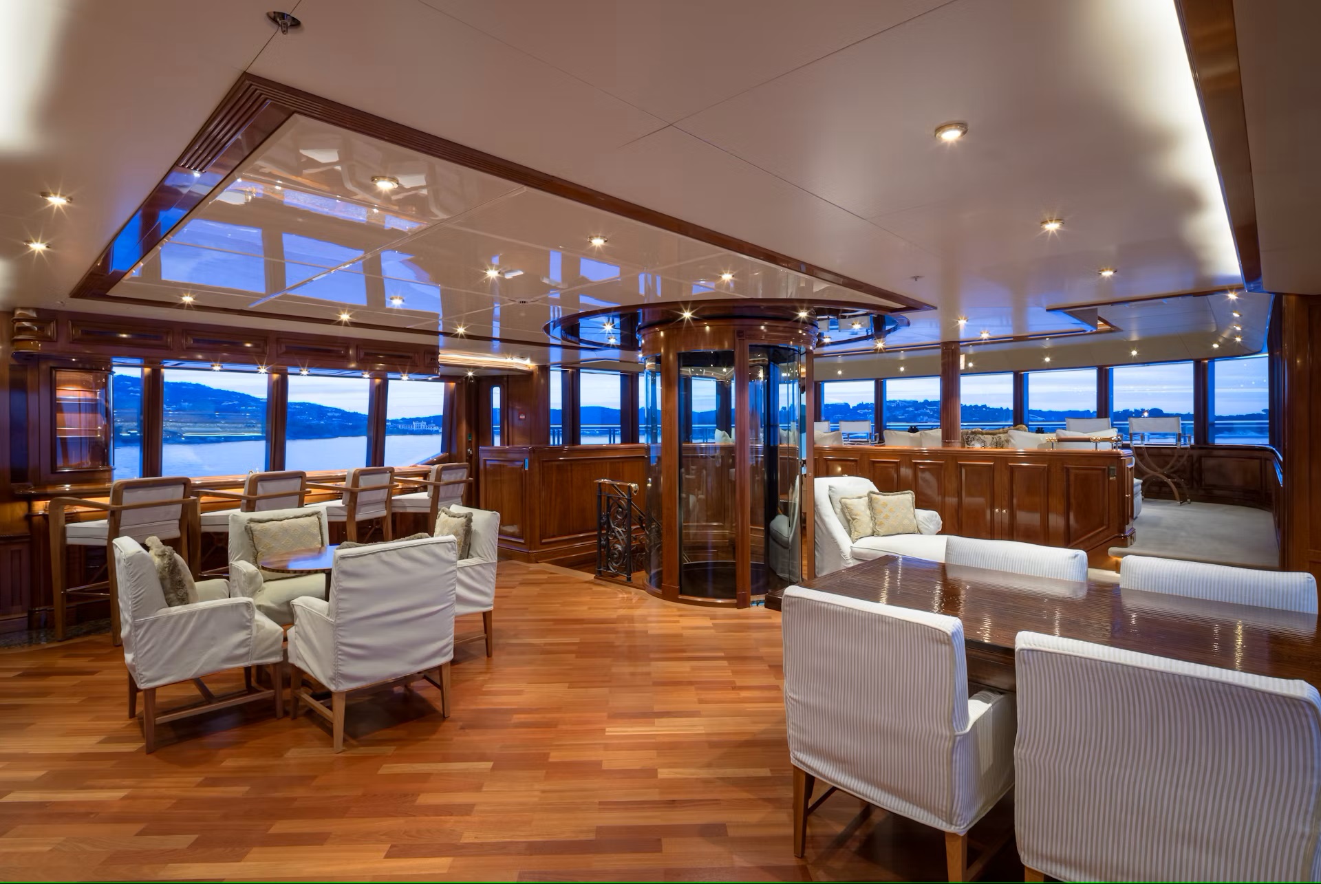 Yacht STARFIRE, Lurssen | CHARTERWORLD Luxury Superyacht Charters
